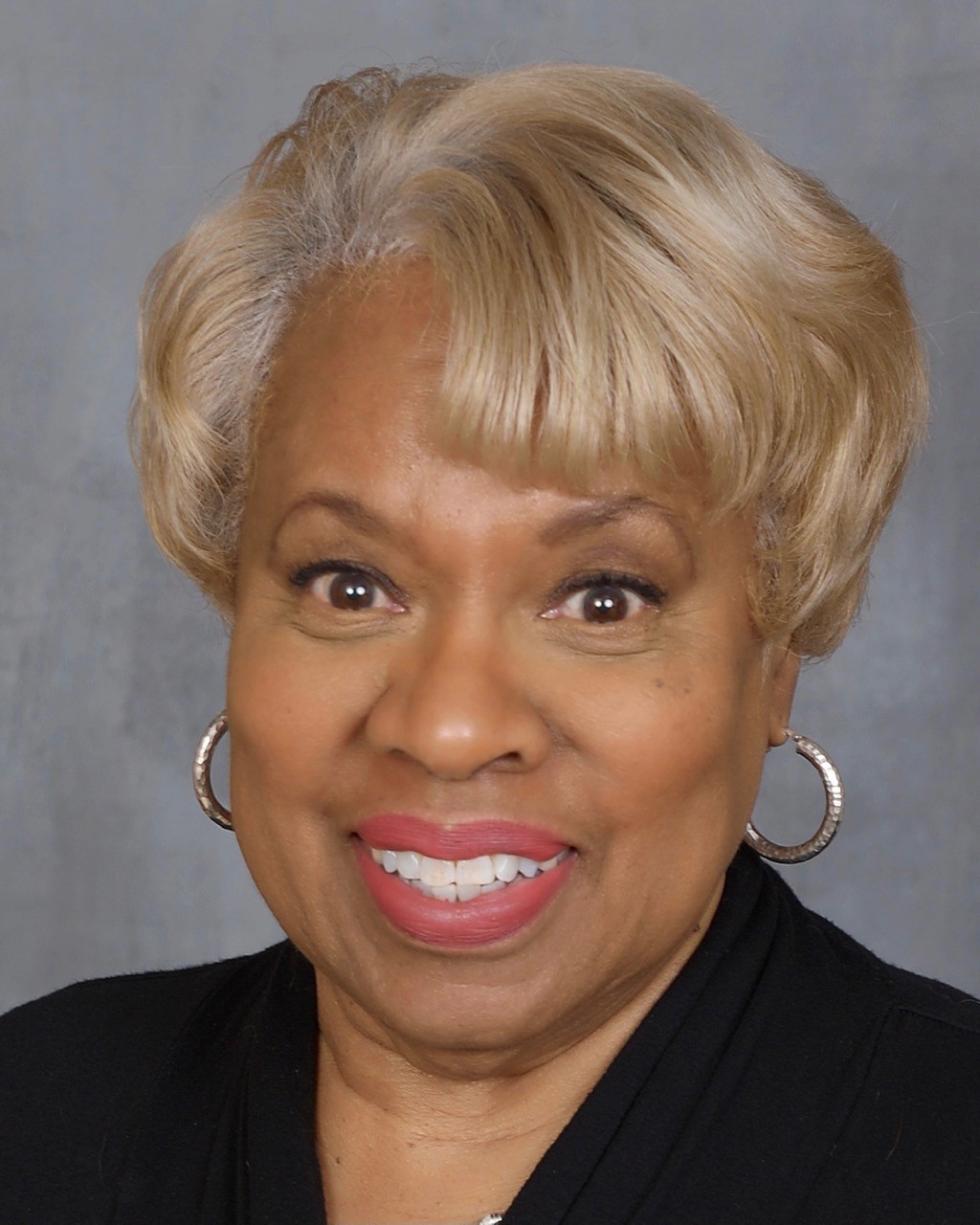 Mona Jones's Instagram, Twitter & Facebook on IDCrawl