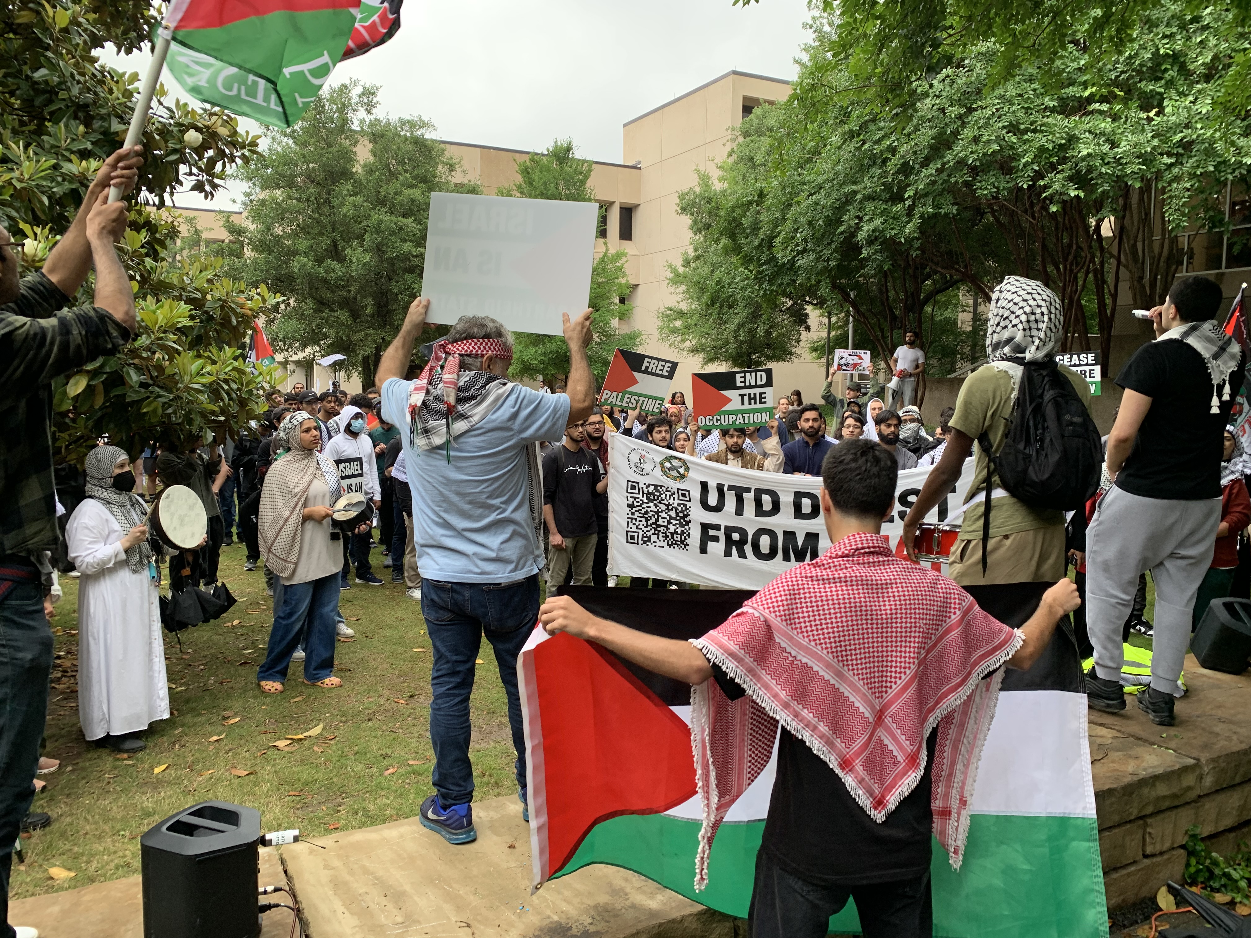 Pro-Palestinian protesters in Texas are calling for universities to ...