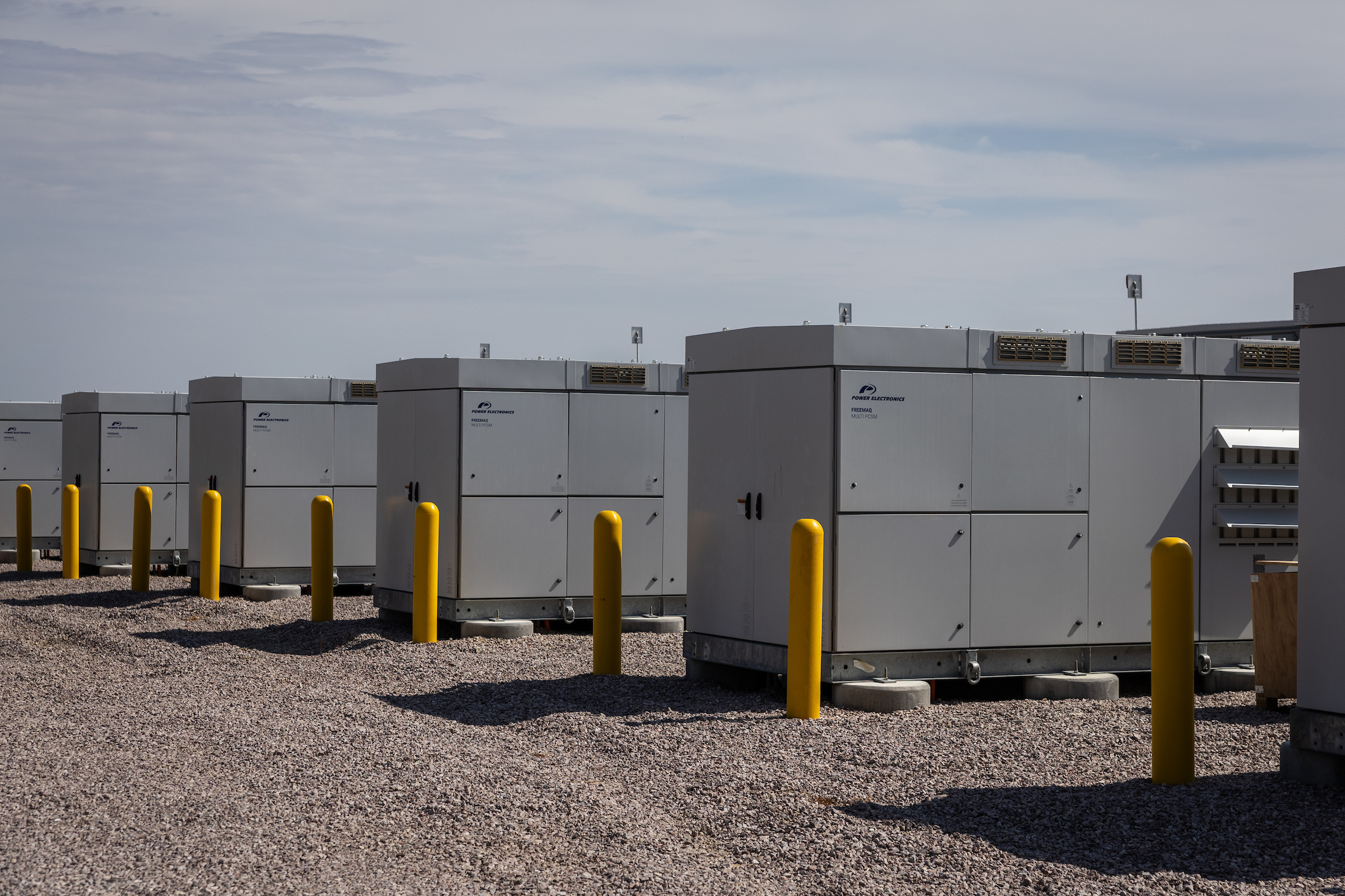 As dangerous heat grips Texas, solar power and batteries keep the ...