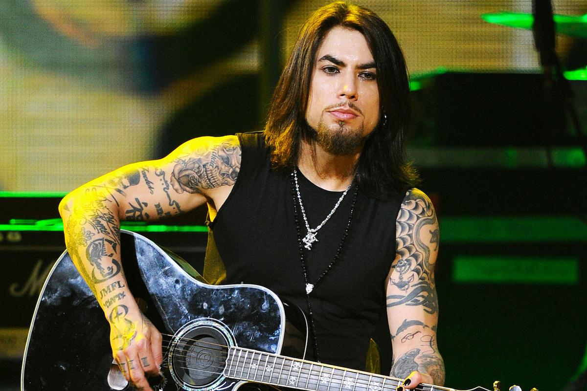 Dave Navarro Guitarist Dave Navarro Seemingly Drops Hint About Future
