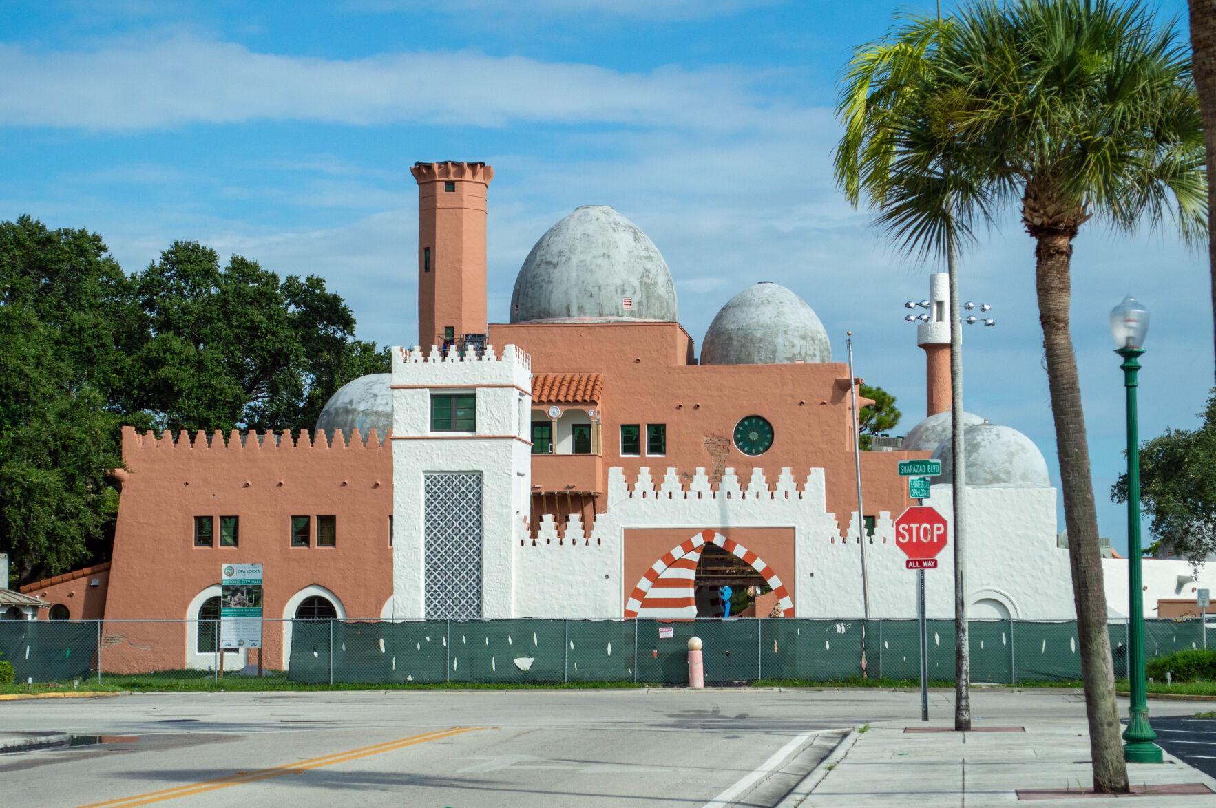 Opa Locka In The Gardens Officials Tour Opa Locka's Glorieta Gardens