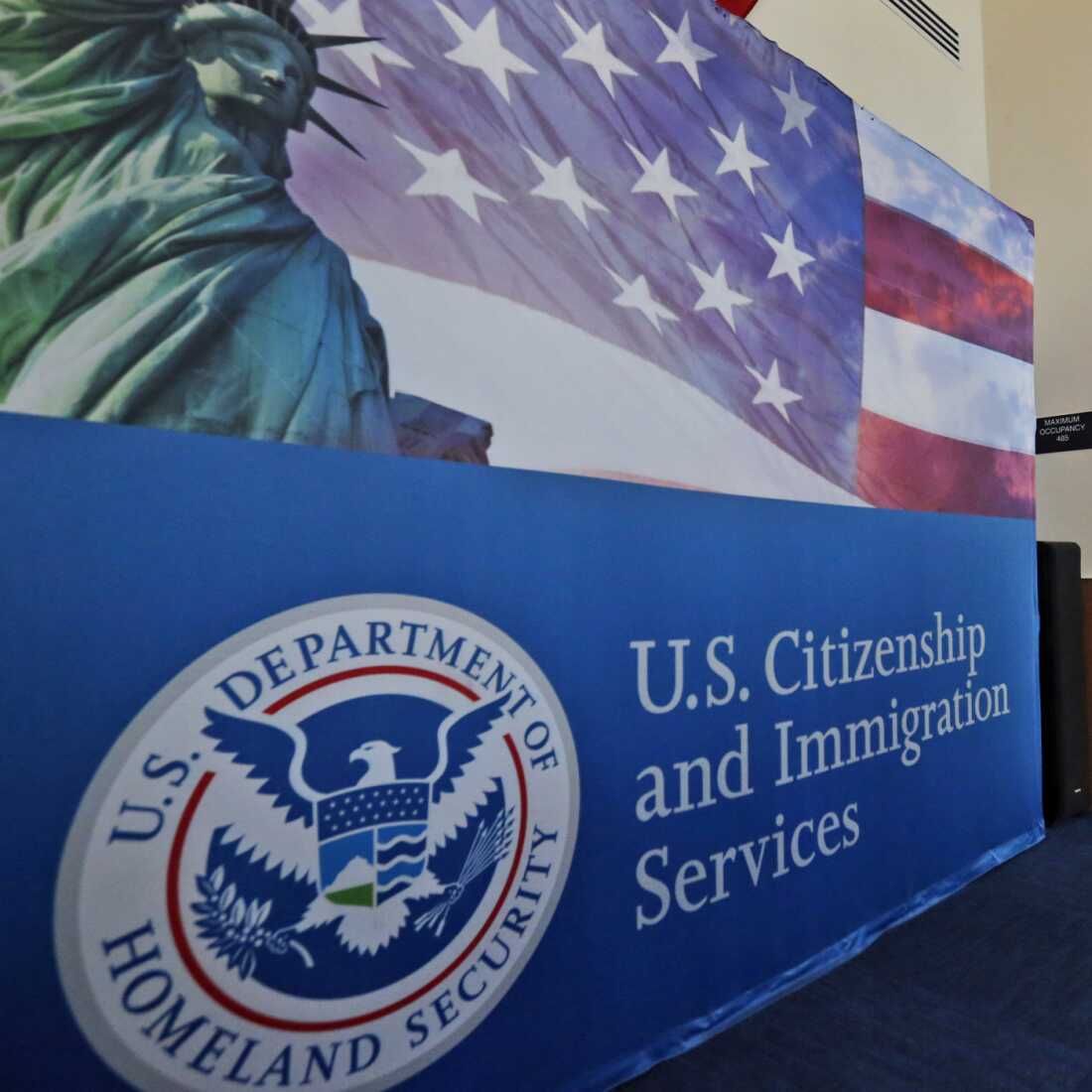 Immigration lawyers report 'chaos' over Trump’s new green card rules ...