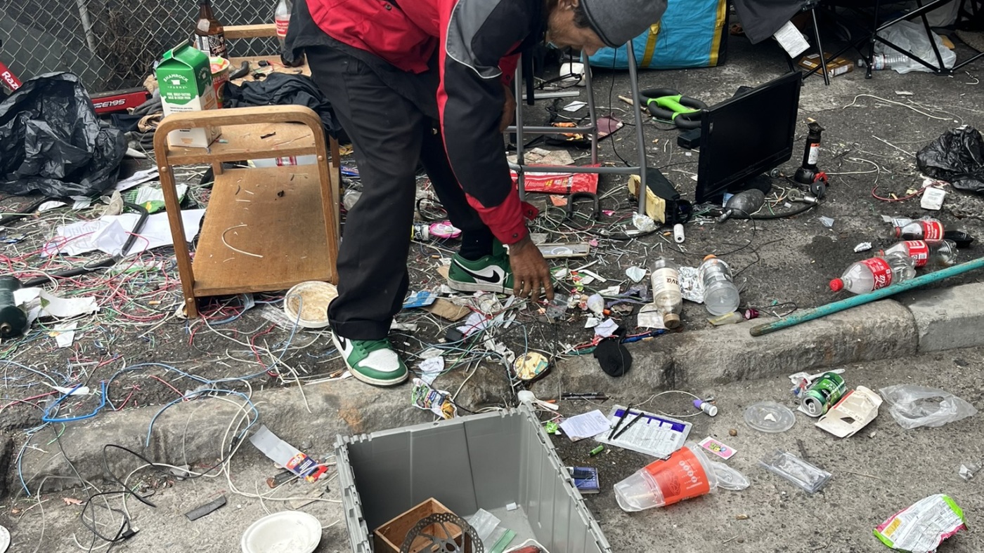 San Francisco ramps up policing of illegal homeless camps : NPR
