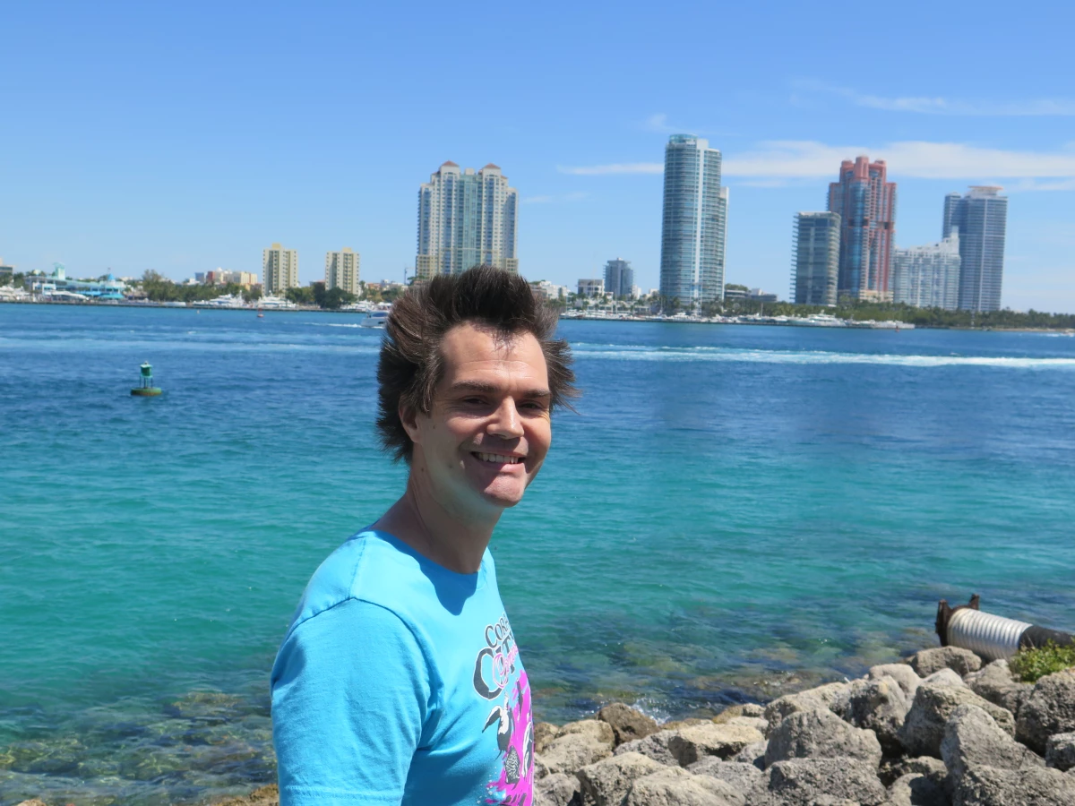 Millions watch as underwater camera documents daily life on a Miami ...