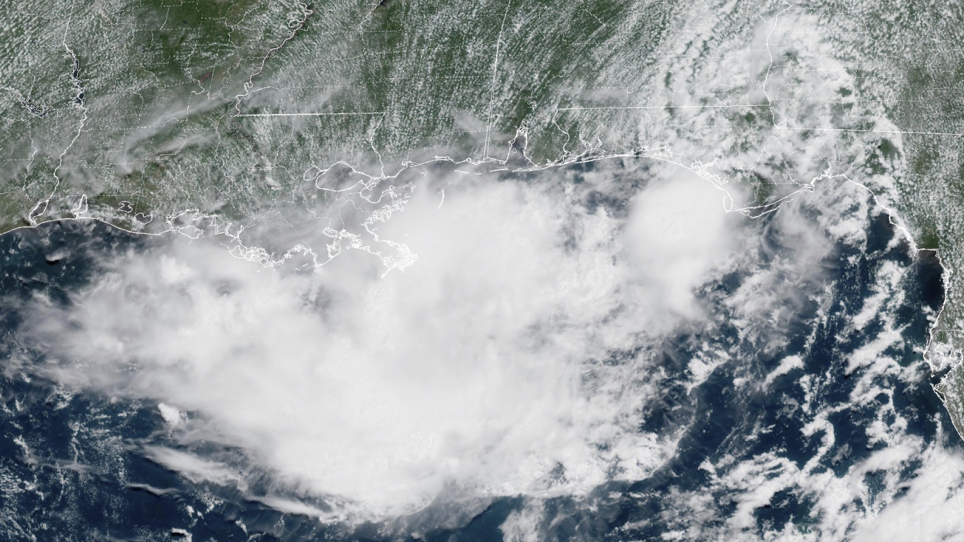 Gulf Coast braces for flooding as storm builds into possible tropical ...