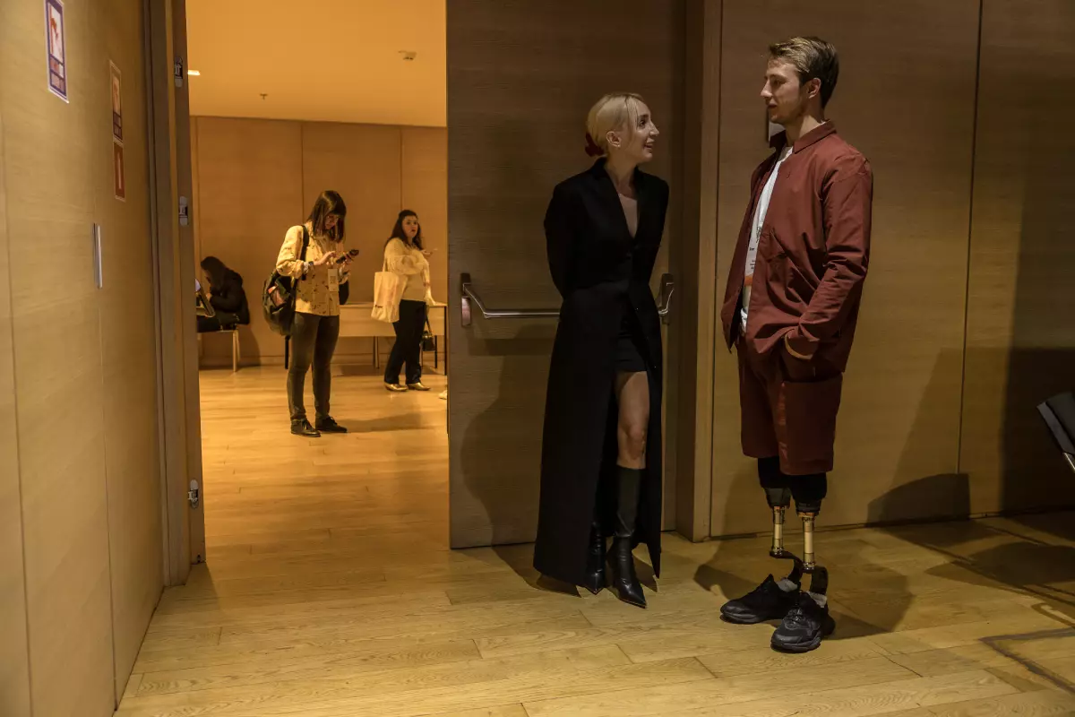 'The Bachelor,' Ukraine edition, features a veteran who lost both legs ...