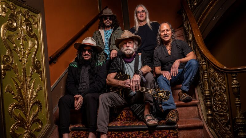 miley cyrus tiny room