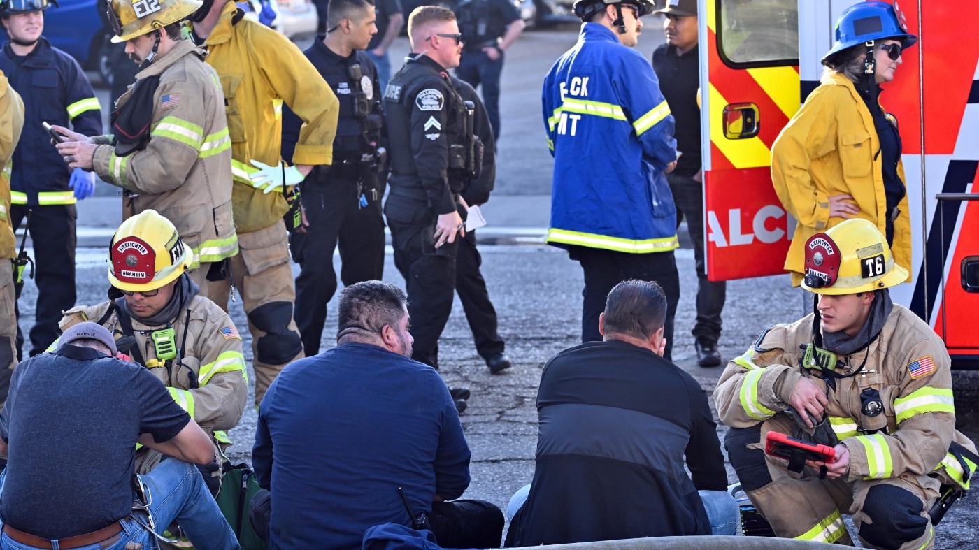 2 dead and several injured in Southern California plane crash : NPR
