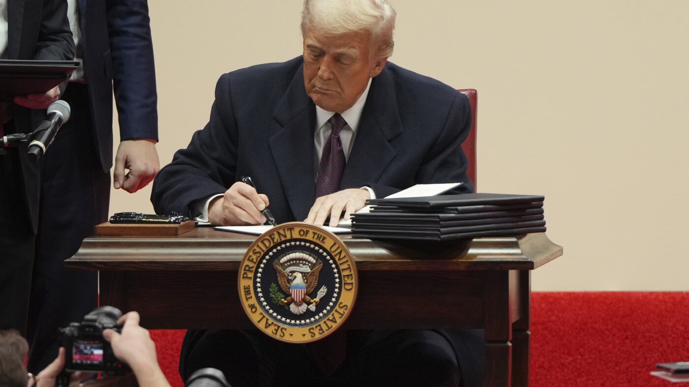 Trump took down police misconduct database states can run background ...