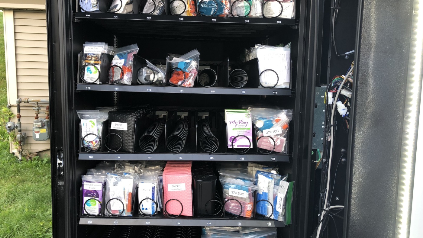 Instead of sodas, these vending machines offer needles and Narcan to ...