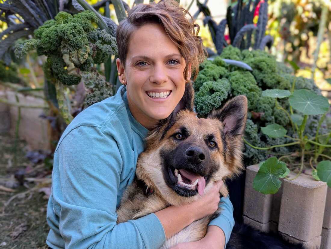 A stranger’s generosity reminded Caroline Davis of her dad : NPR