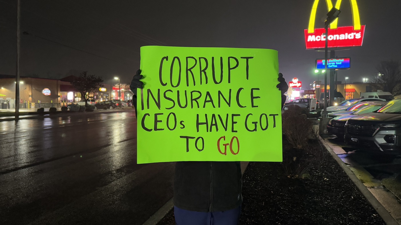 Prosecutors charge suspect with murder in death of UnitedHealthcare CEO ...