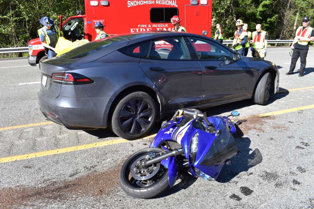 Tesla may face less accountability for crashes under Trump : NPR
