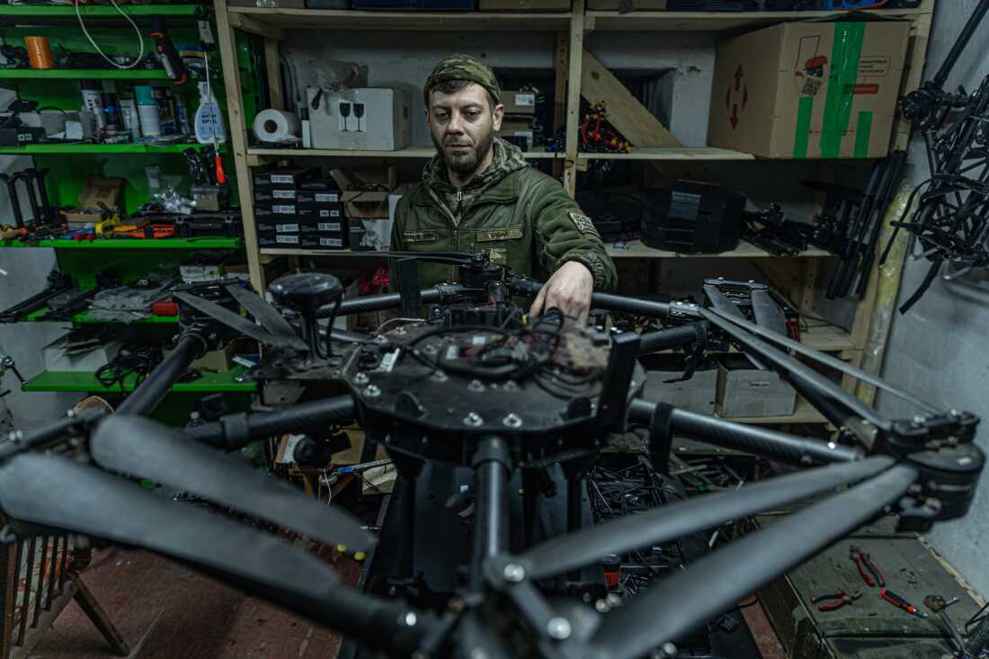 At a secret Ukrainian drone command post, Russian soldiers are hunted : NPR