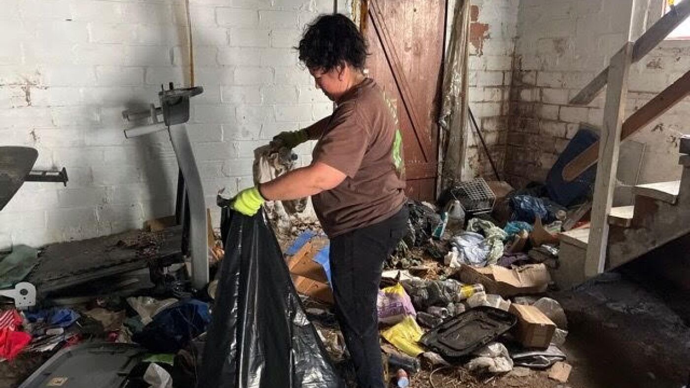 For seniors with hoarding disorder, a support group helps with stigma ...