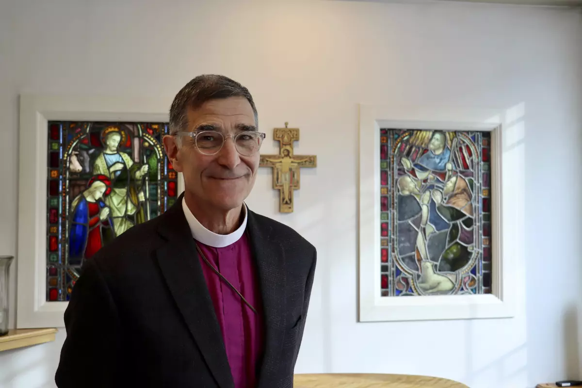 Amid ICE clashes, New Hampshire bishop urges clergy to prepare their ...