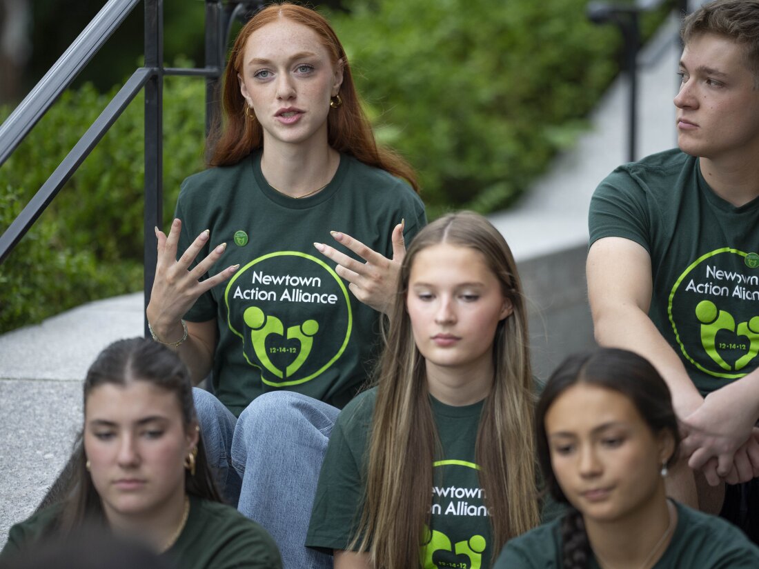 Sandy Hook survivors graduating with mixed emotions without 20 of their ...
