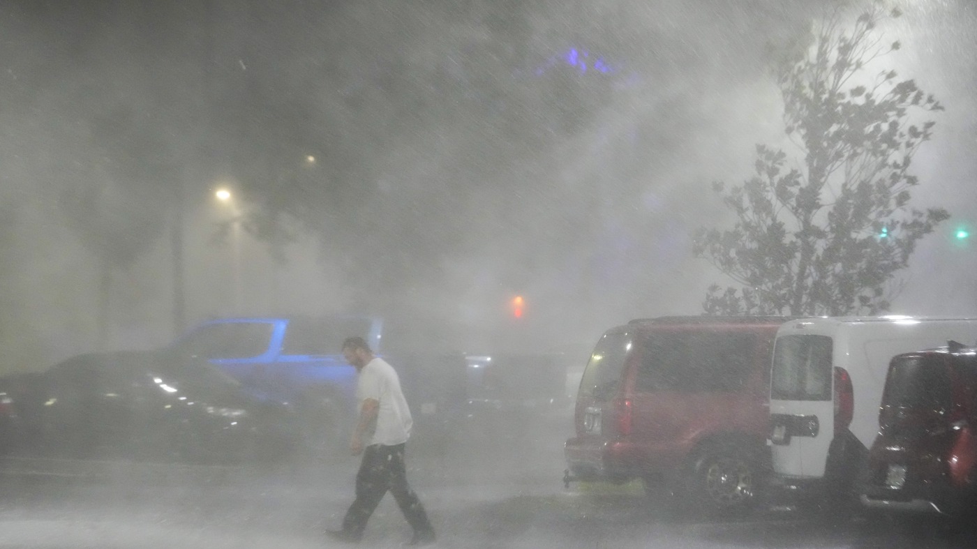 Photos: Hurricane Milton brings damage across Florida : The Picture ...