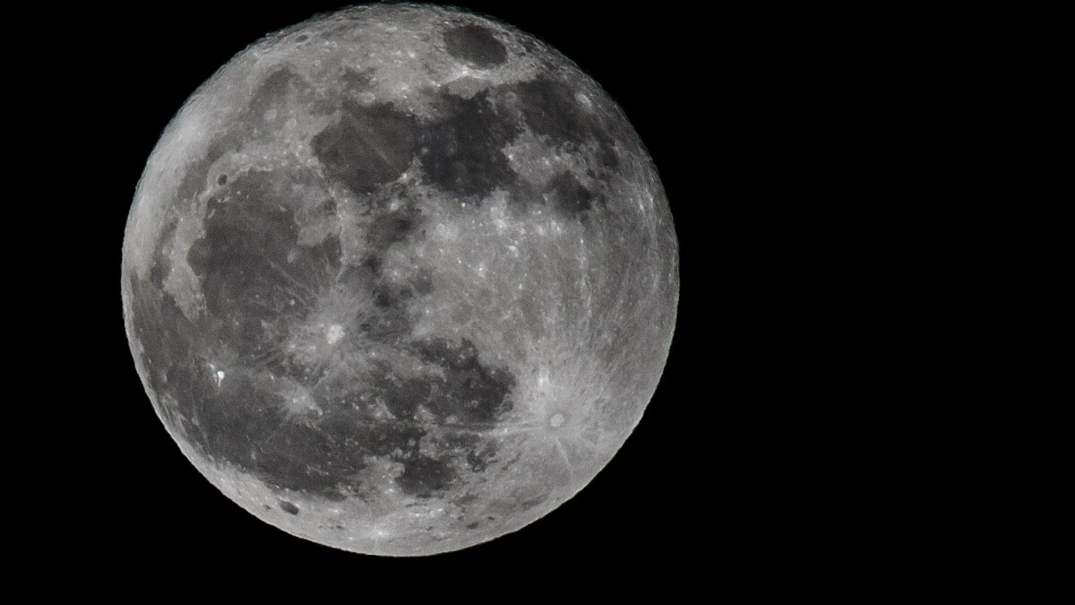 total lunar eclipse 4k