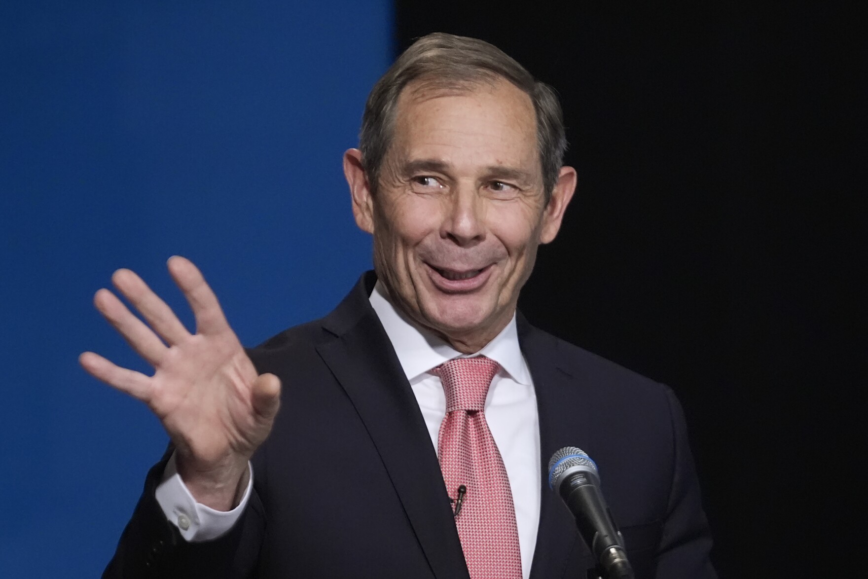 Utah GOP voters back John Curtis as their pick for Romney’s Senate seat | KUER