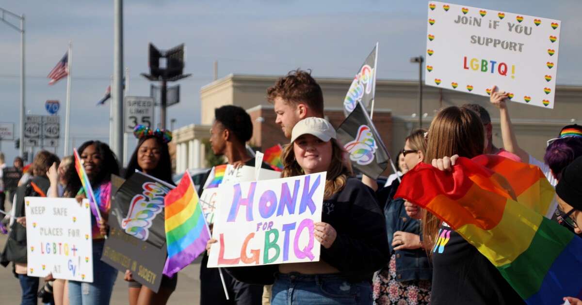 Grain Valley Students And Teachers Protest School District Order To