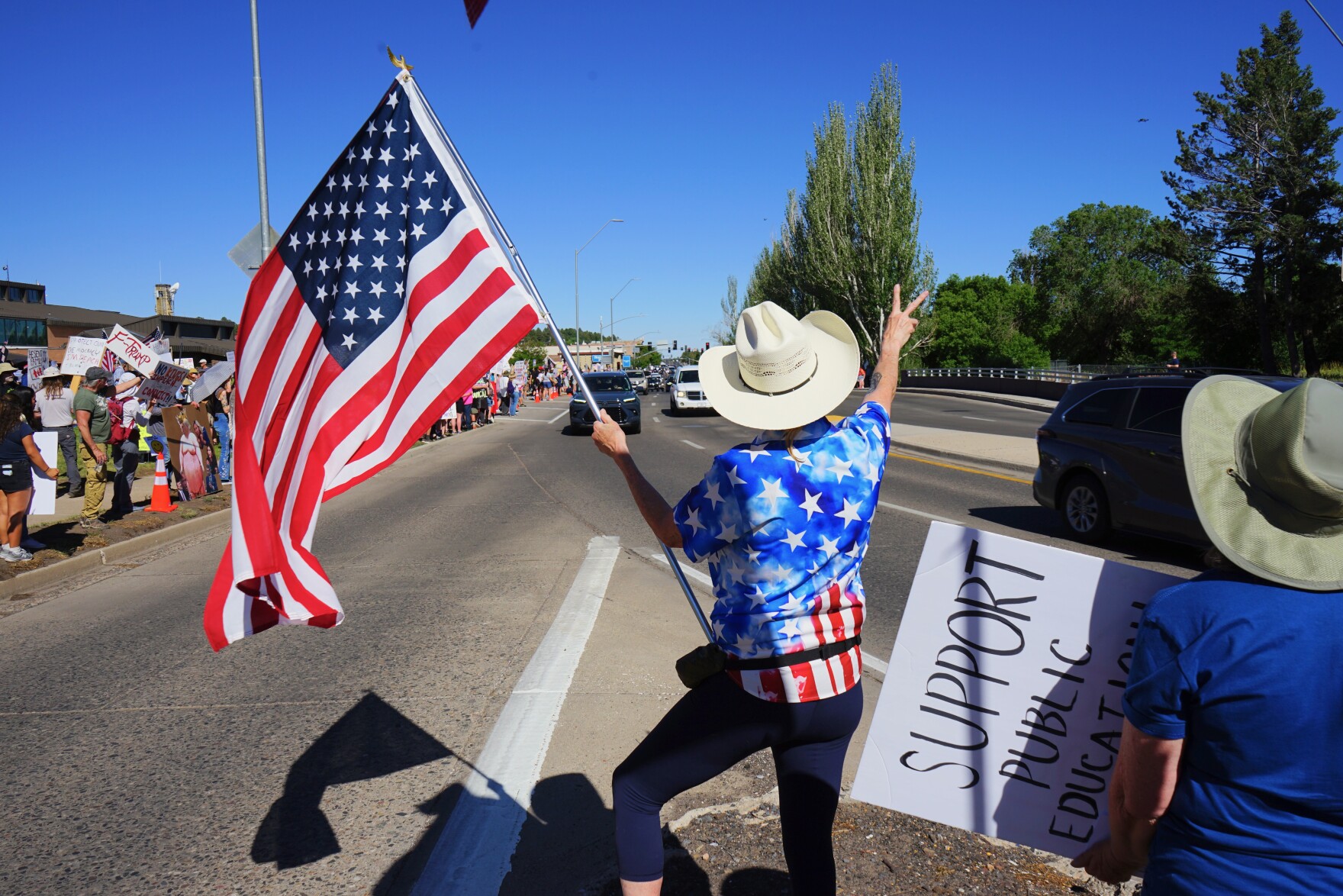 Thousands in Flagstaff rally in 'No Kings' protest Saturday