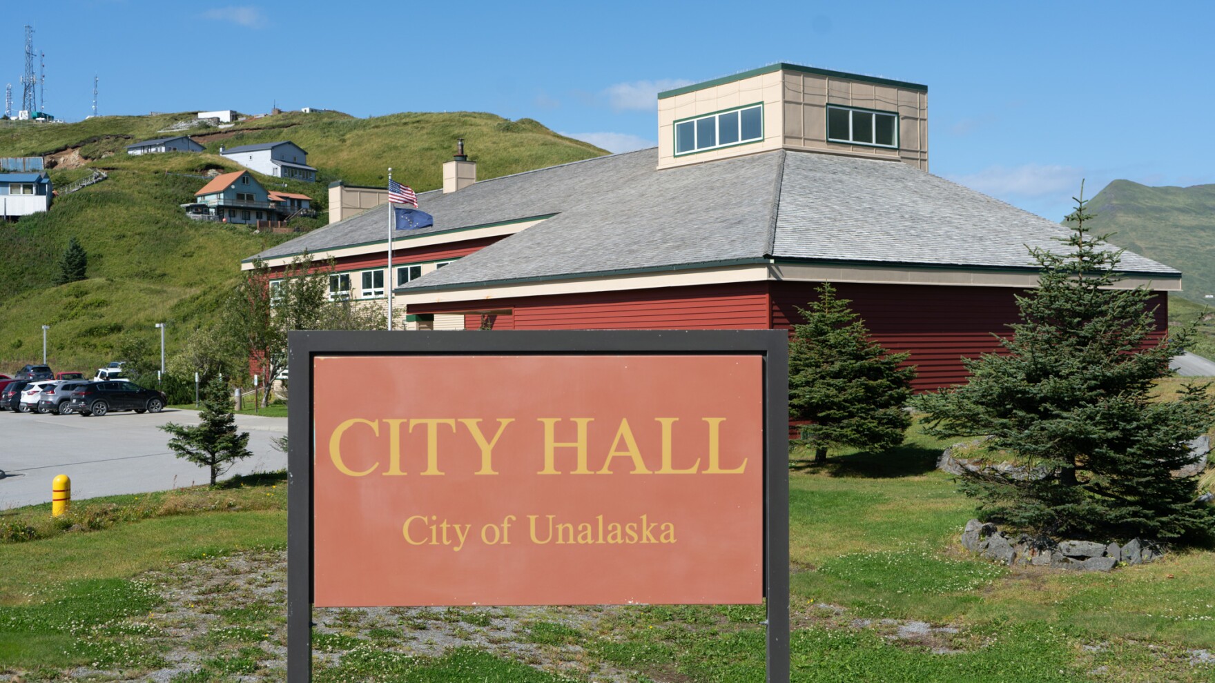 Unalaska City Manager resigns, Veeder named acting replacement | KUCB