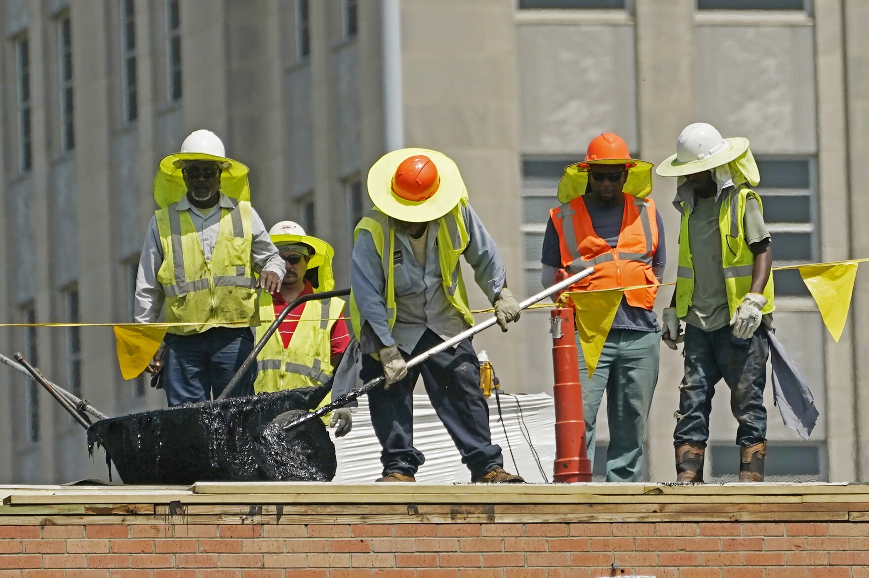 Feds propose worker heat protections in face of Florida law | WGCU News ...