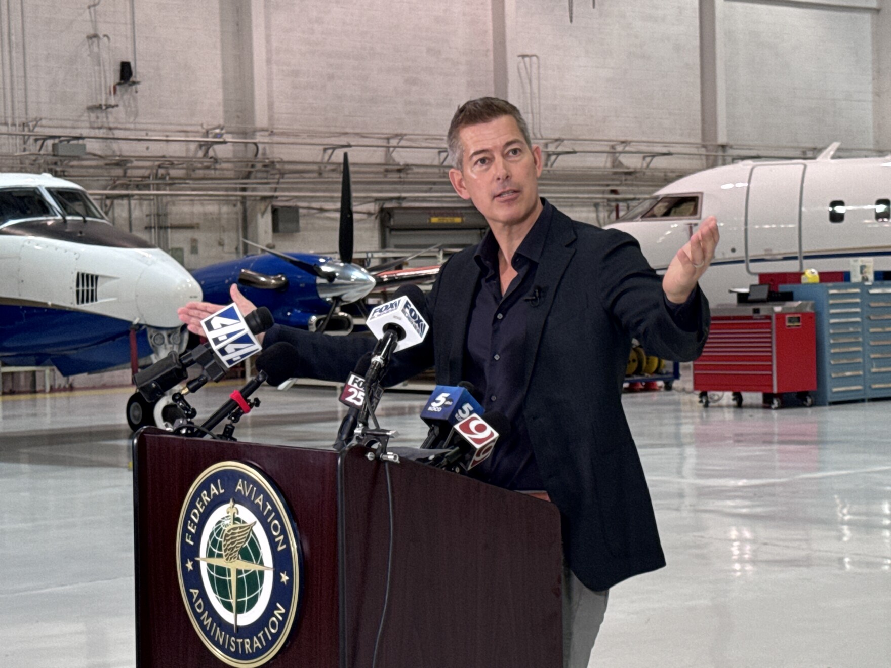 U.S. Transportation Secretary announces plans to 'supercharge' air ...