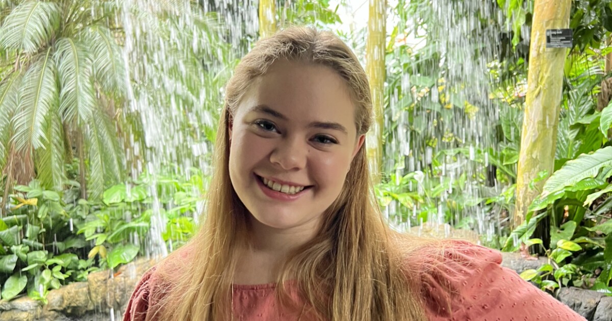 Exposition: Faculty Sponsor Lisa Fischel and Student Director Cailey ...