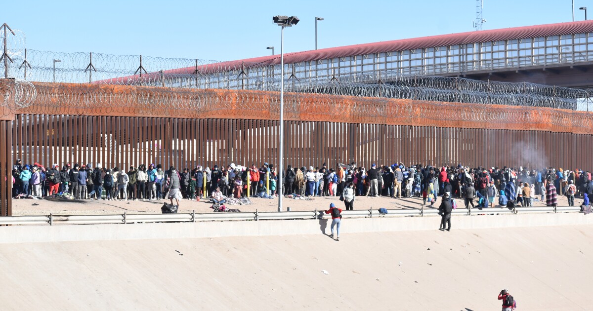 Frustrated migrants stranded in Mexico say they'll keep waiting for ...