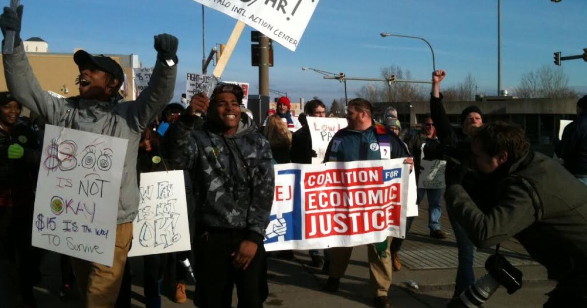 Buffalo fast food employees join the 'Fight for $15' | Buffalo Toronto ...