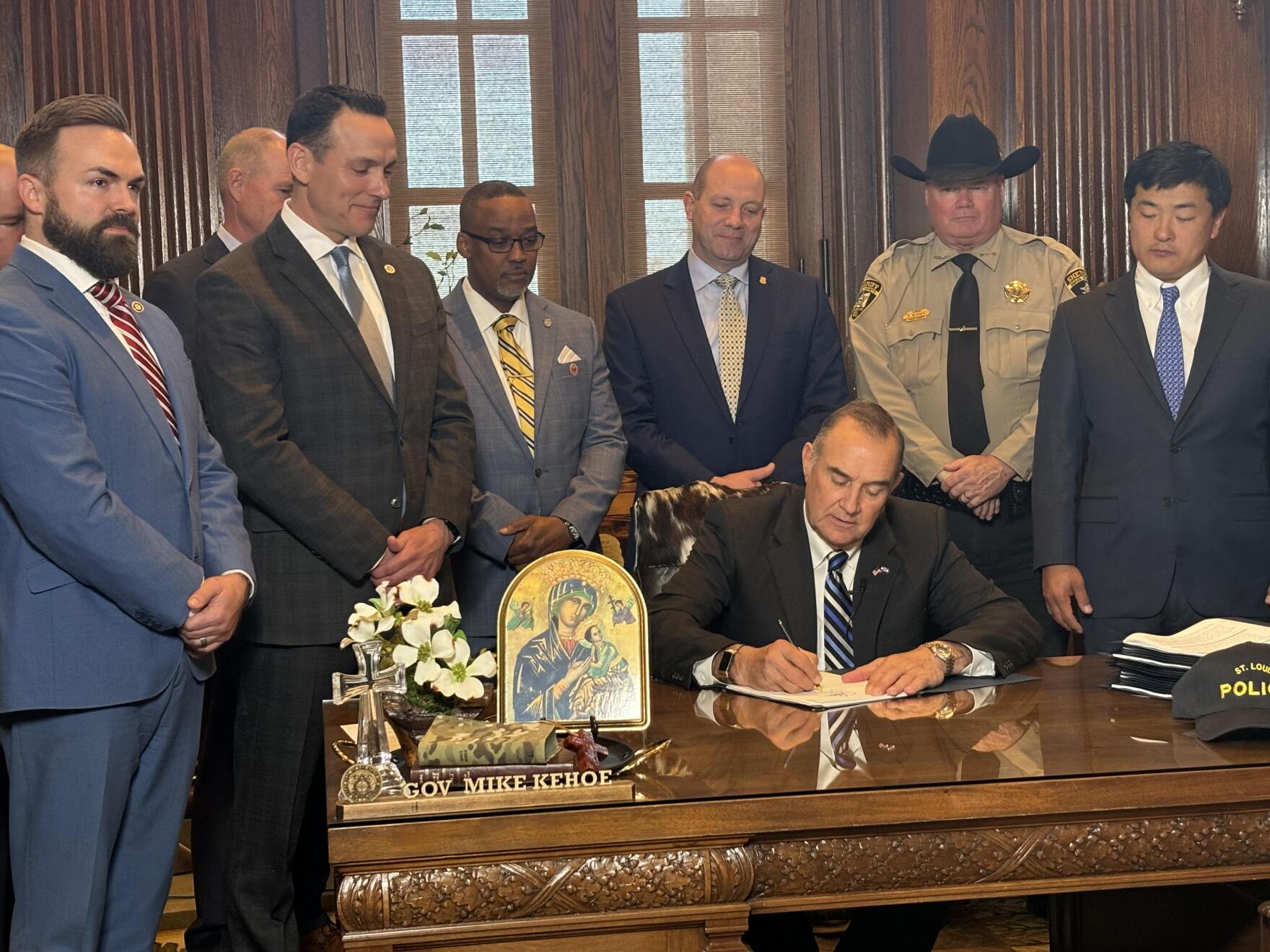Missouri governor signs law placing St. Louis Police under state ...
