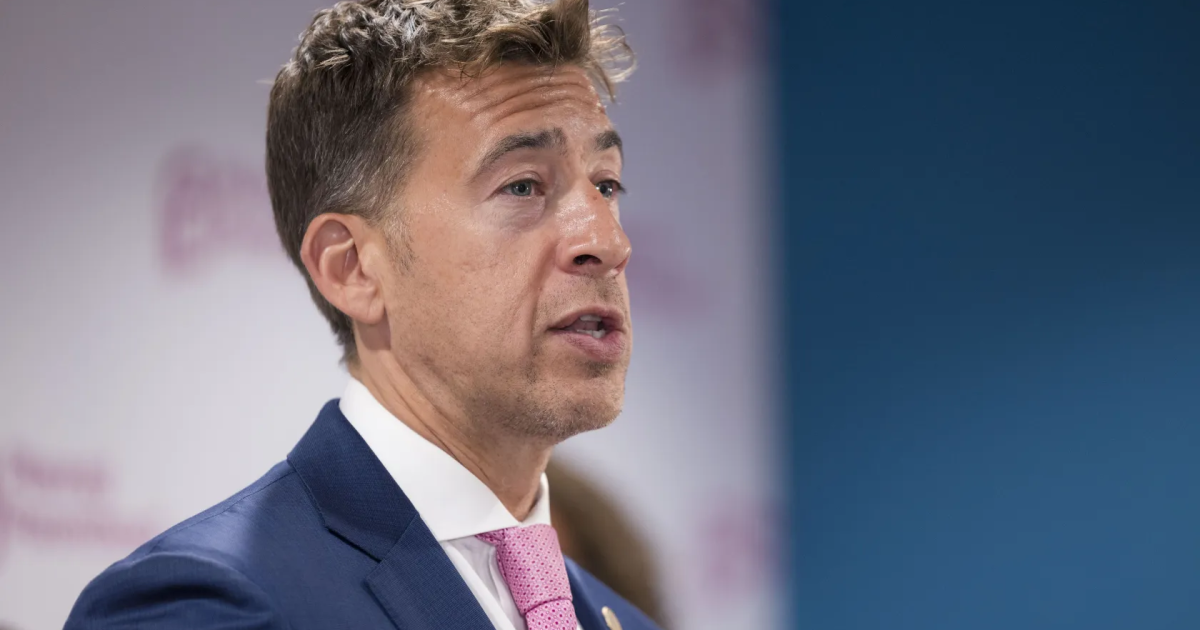 Illinoisans can now get documents notarized online | WGLT