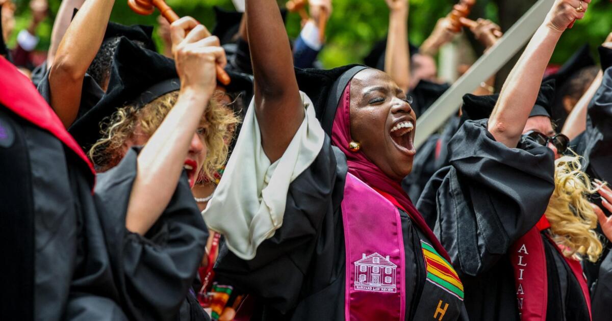 Noteworthy speeches from recent college graduations | Connecticut Public
