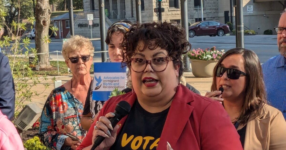 Kansas activists urge Wyandotte County officials to expand Spanish ...