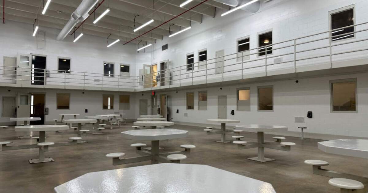 SCOTUS considers how Trump administration uses private prisons to house ...