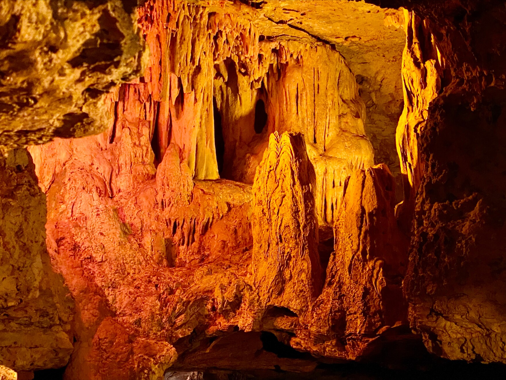 Missouri has thousands of caves and caverns to explore. Here's where to ...