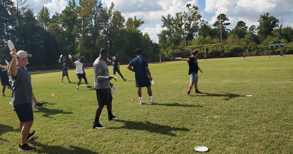 CMS teachers get crash course in disc golf | WFAE 90.7 - Charlotte's ...