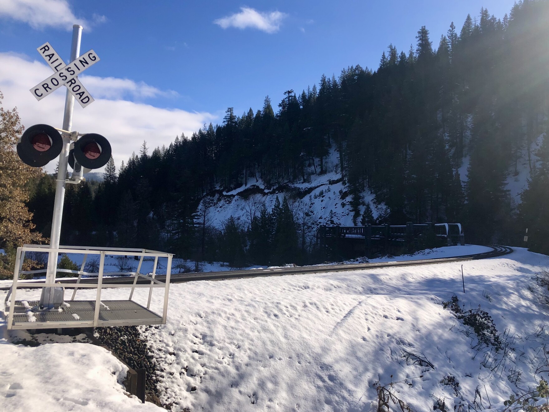 Train derailments and poor safety communication prompt worries at Siskiyou County’s Cantara Loop ...