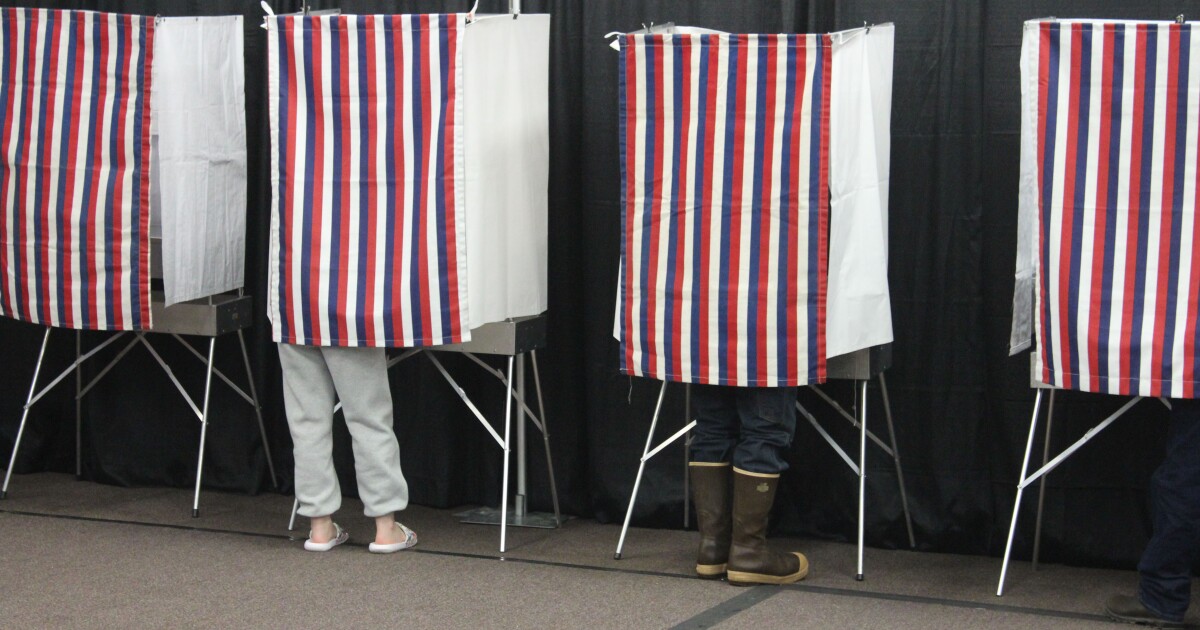 Early election results are in, favor incumbents