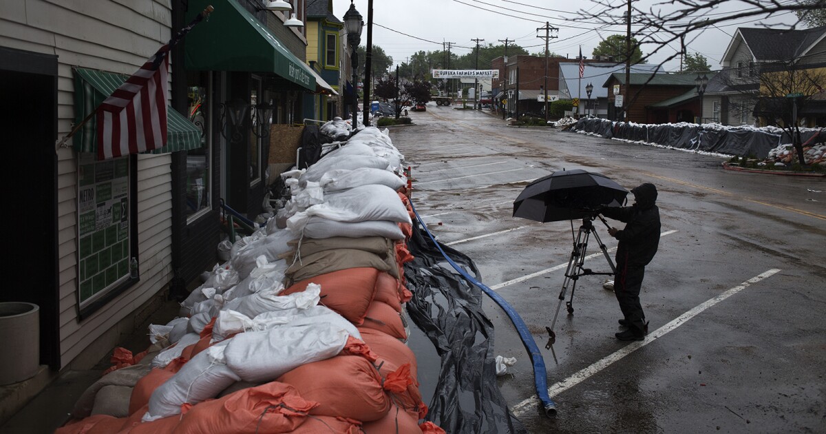 Meramec River will hit major flooding levels after historic rain | STLPR