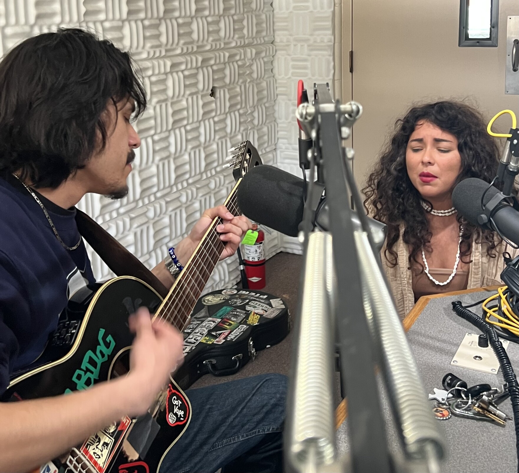 Local musicians Flaco el Jandro and Gabi Bravo perform new song in the KAZU studio | 90.3 KAZU