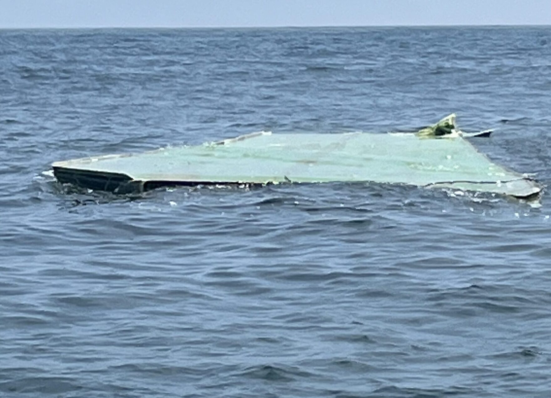 Vineyard Wind turbine blade damaged; fiberglass debris in water south ...