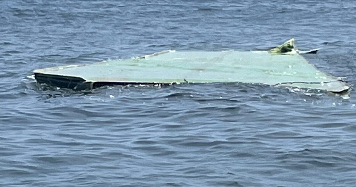 Vineyard Wind turbine blade damaged; fiberglass debris in water south ...