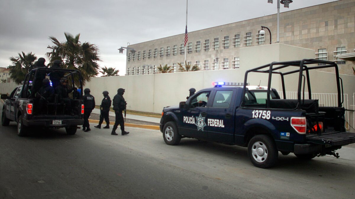 mexican police truck