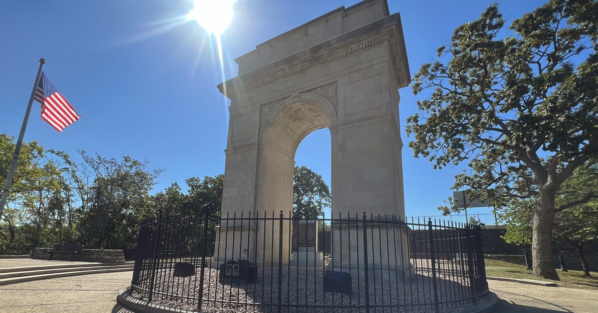 As Rosedale Arch turns 100, its admirers celebrate Kansas City, Kansas ...