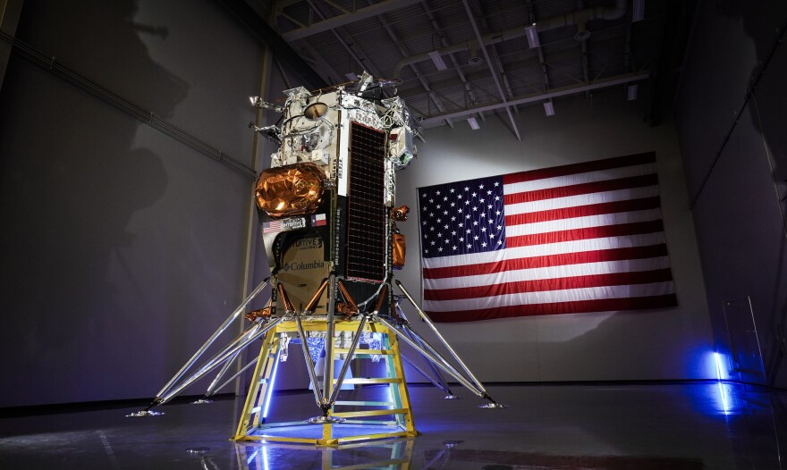 Private Lunar Lander Returns U S To The Moon 50 Years Later Heres
