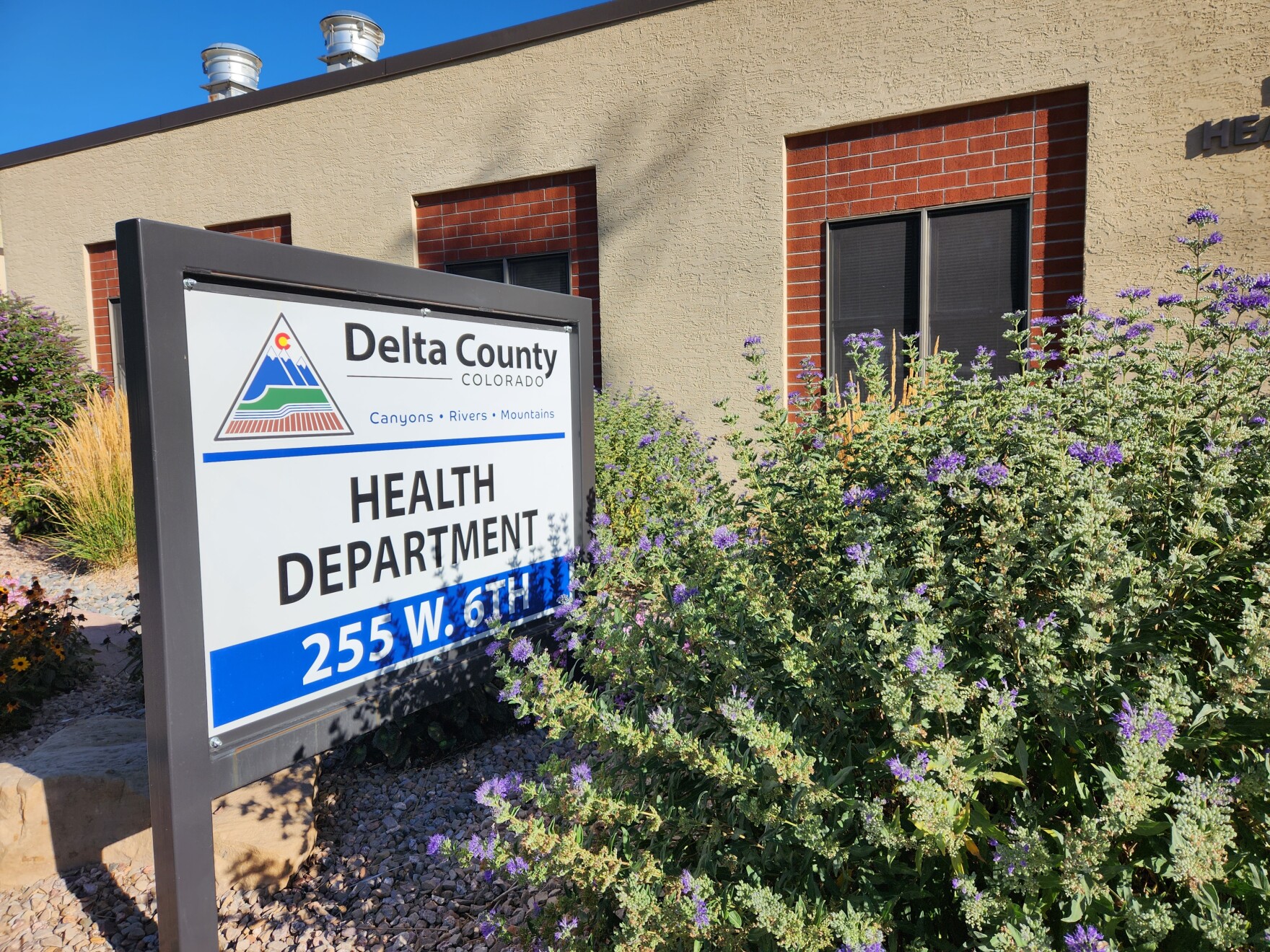 Measles outbreak in Southwest bring local concerns | Aspen Public Radio