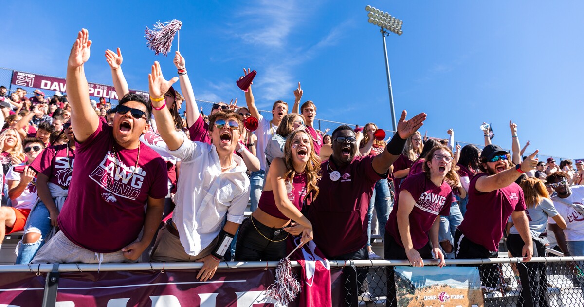SIU’s 2023 homecoming celebrates ‘Salukis in Paradise’ | WSIU